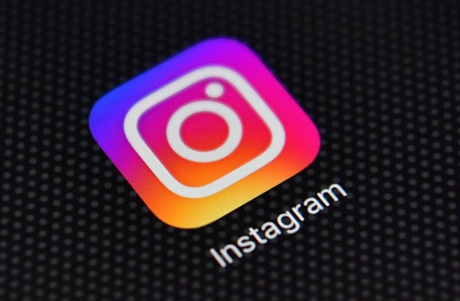 A Guide to Activating Dark Mode on Instagram Web Version