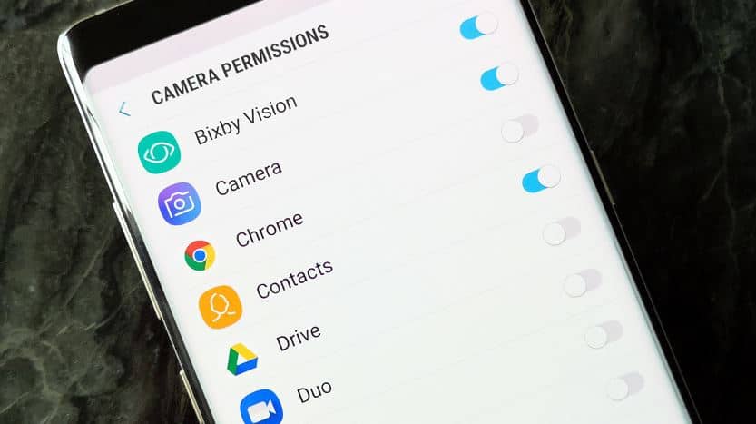 How to Tell Which Apps Have Access to Your Phone Camera and Mic